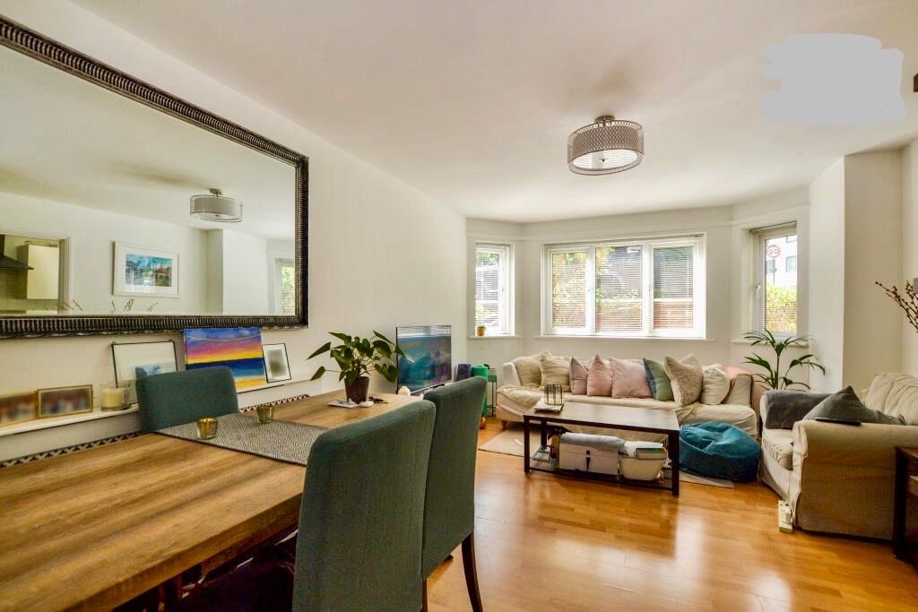 London - 2 Bed Flat, Roma Court, SW12 - To Rent Now for £2,450.00 p/m