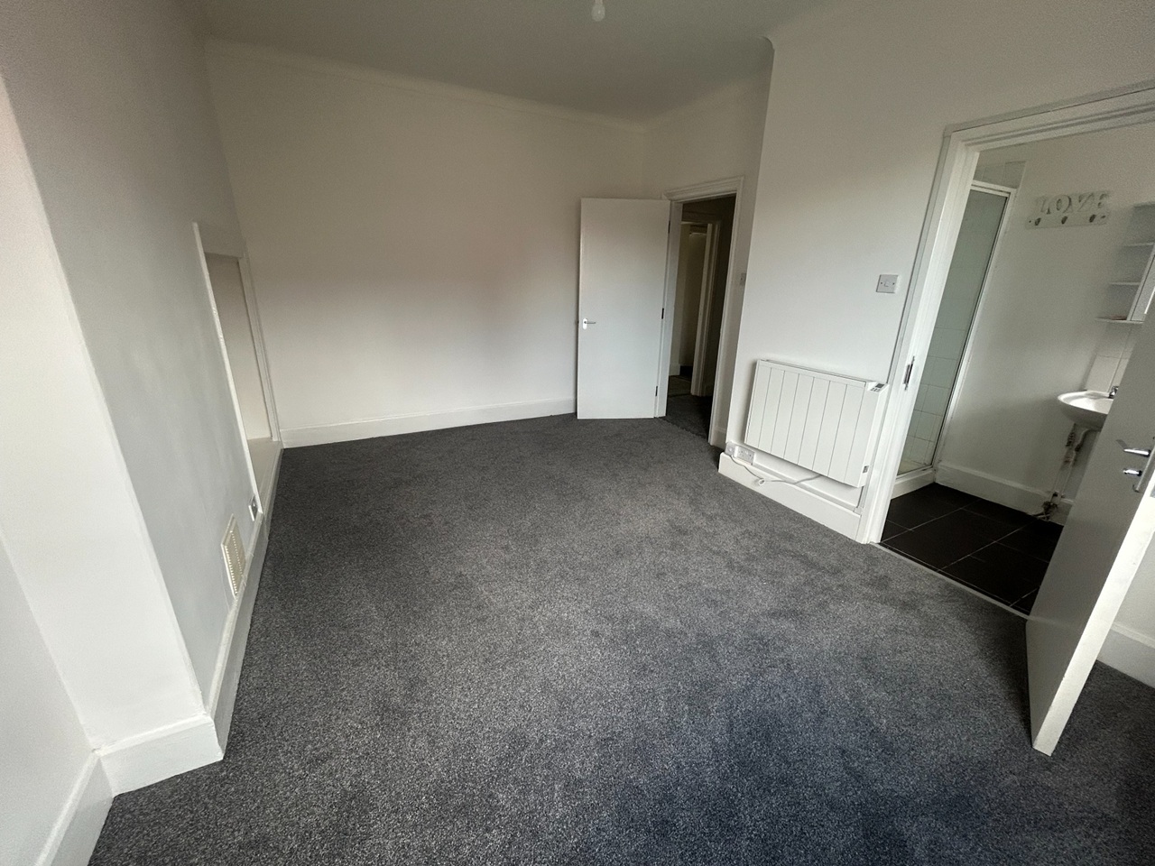 Doncaster - 1 Bed Flat, Windsor Road, DN2 - To Rent Now for £650.00 p/m