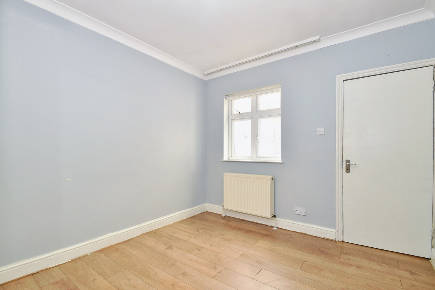 London - 2 Bed Flat, Lower Clapton Road, E5 - To Rent Now for £1,850.00 p/m