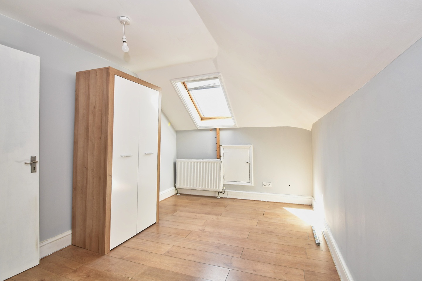 London - 2 Bed Flat, Lower Clapton Road, E5 - To Rent Now for £1,850.00 p/m