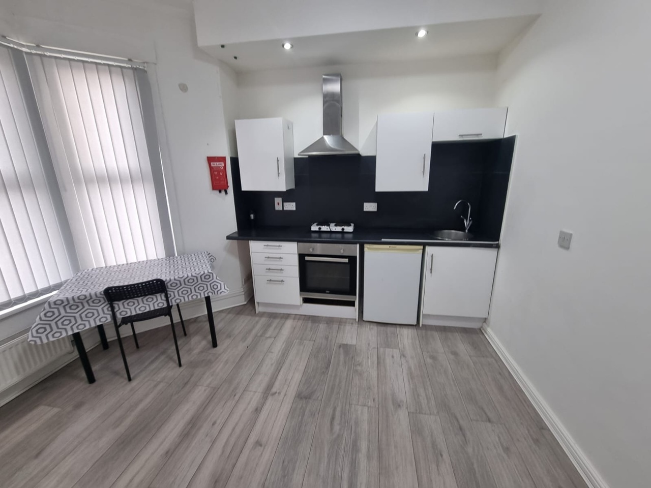 Cardiff - Studio Flat, Newport Road, CF24 - To Rent Now for £850.00 p/m