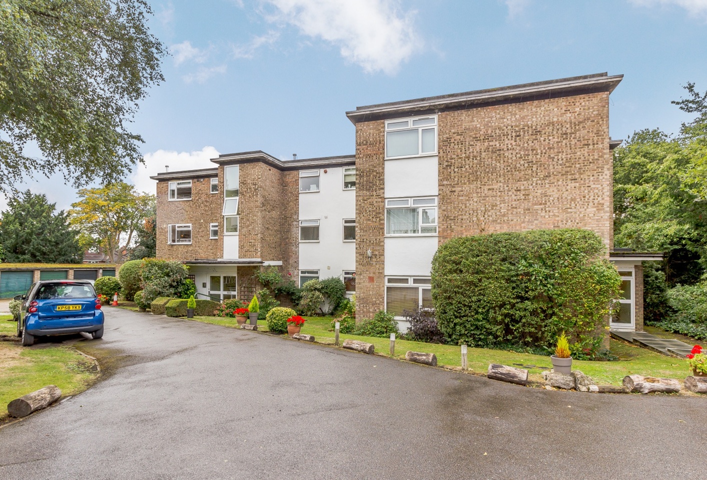 London - 1 Bed Flat, Prentice Court, SW19 - To Rent Now for £1,750.00 p/m