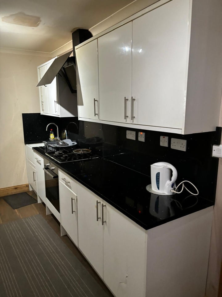 Hounslow - Room in a Shared House, Sutton Way, TW5 - To Rent Now for £ ...