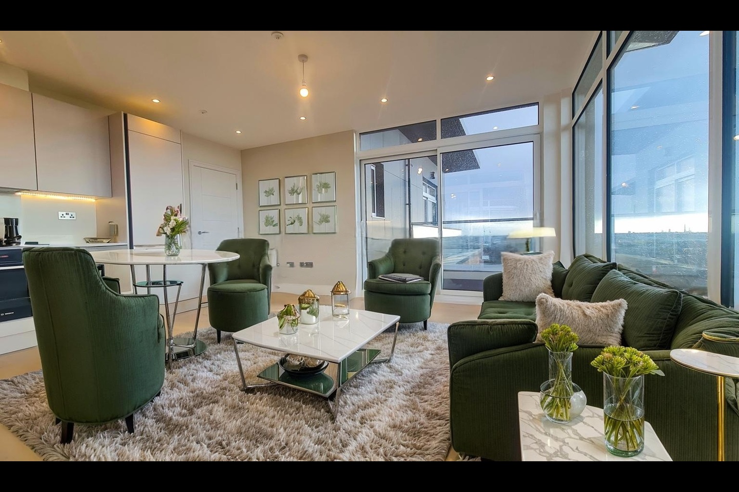 London - 2 Bed Penthouse, Raffles House, NW4 - To Rent Now for £2,300. ...