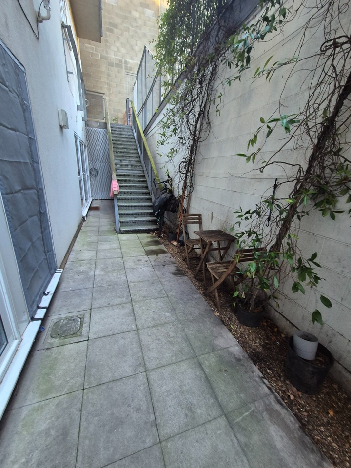 London - Studio Flat, Signal House, SE1 - To Rent Now for £1,148.33 p/m