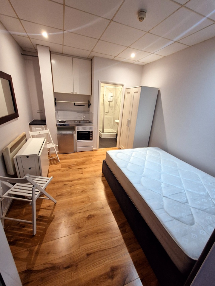 London - Studio Flat, Signal House, SE1 - To Rent Now for £1,148.33 p/m