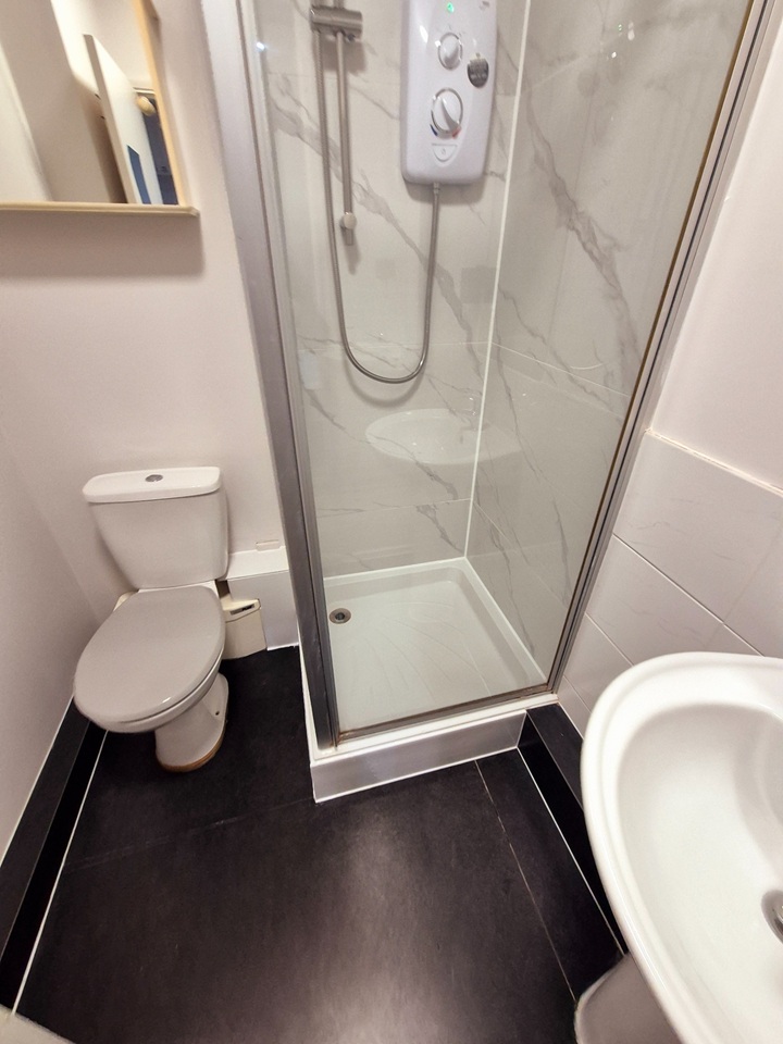 London - Studio Flat, Signal House, SE1 - To Rent Now for £1,148.33 p/m