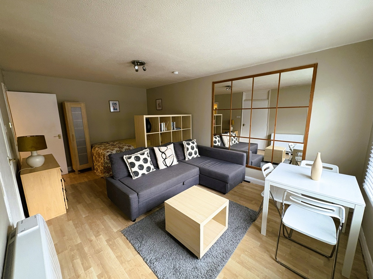 London - Studio Flat, Paxton Road, SE23 - To Rent Now for £1,100.00 p/m