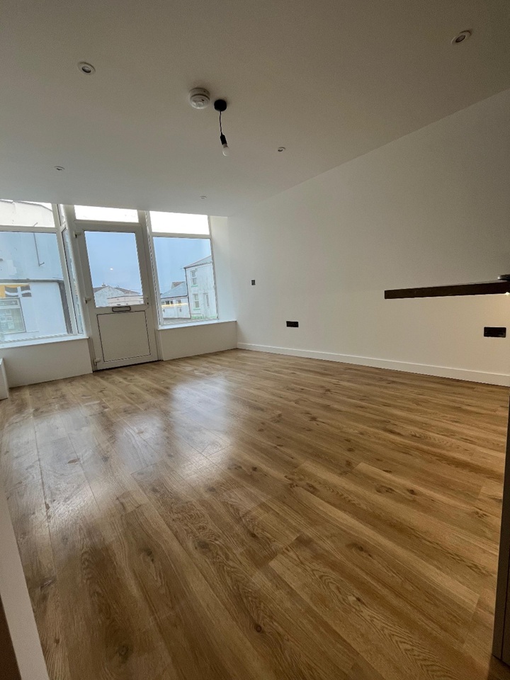 Camborne - 1 Bed Flat, Cross Street, TR14 - To Rent Now for £750.00 p/m