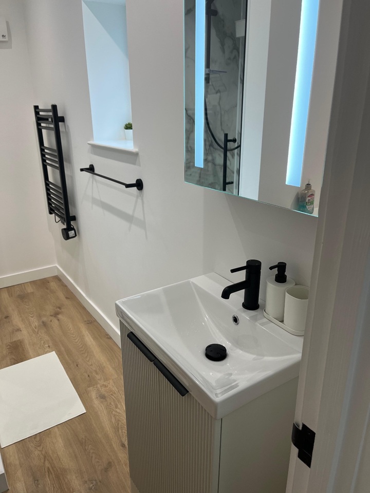 Camborne - 1 Bed Flat, Cross Street, TR14 - To Rent Now for £750.00 p/m