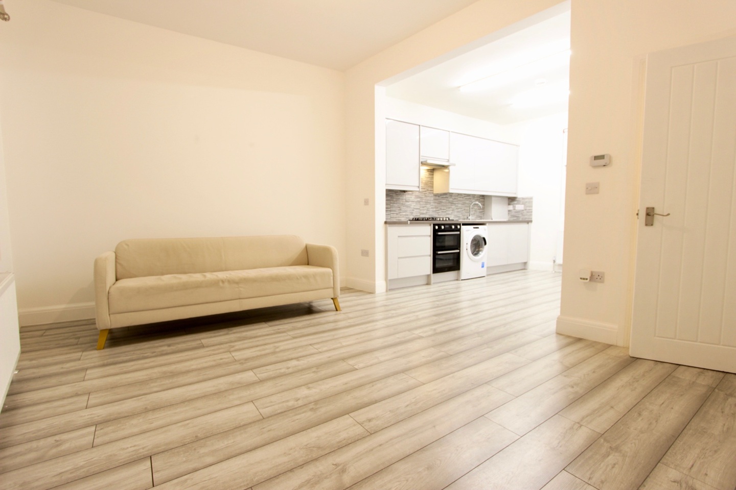 London - 2 Bed Flat, Barretts Grove, N16 - To Rent Now for £2,300.00 p/m