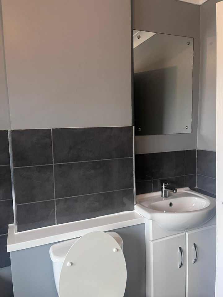 Cardiff - 3 Bed Maisonette, Larch House, CF14 - To Rent Now for £1,295. ...