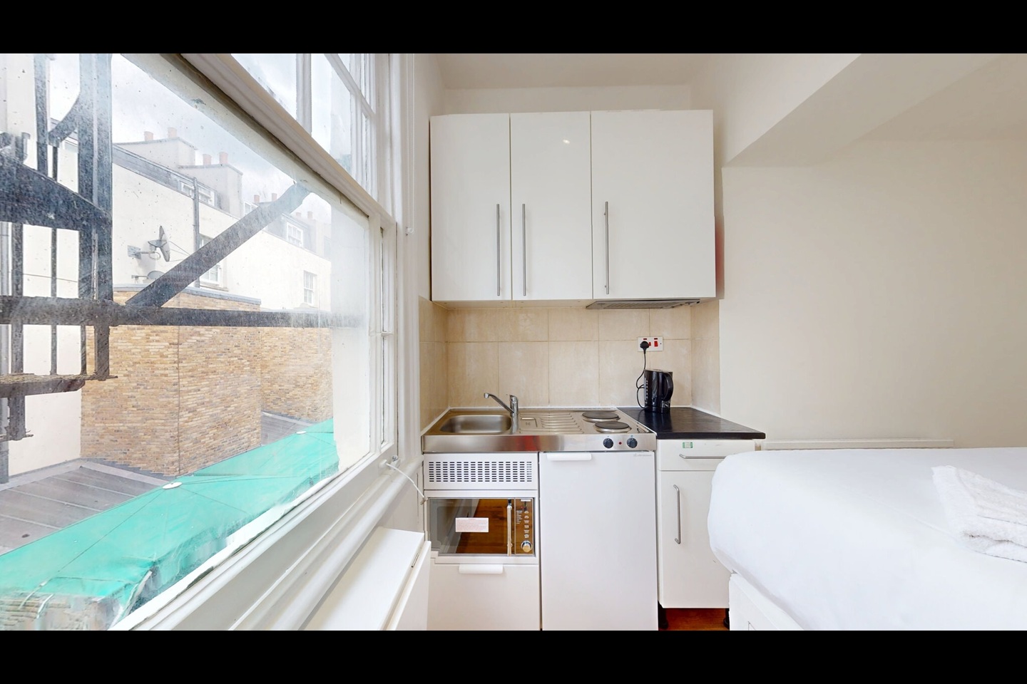 London - Studio Flat, Talbot Square, W2 - To Rent Now for £1,200.00 p/m