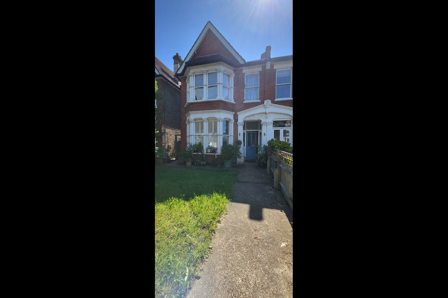 London - 1 Bed Flat, Catford, SE6 - To Rent Now for £1,400.00 p/m