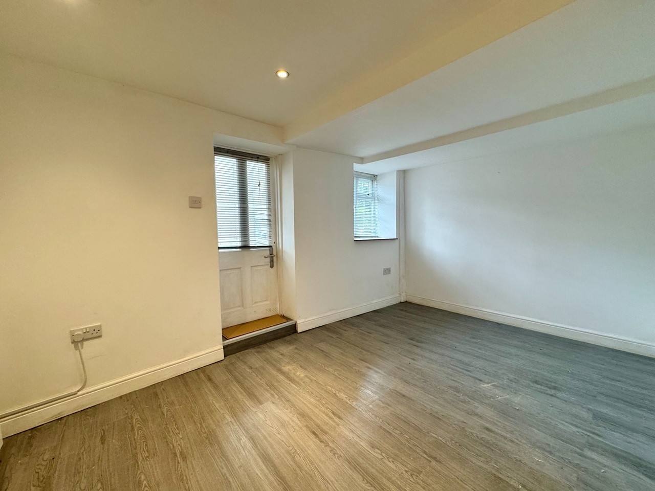 Semington, Trowbridge - 1 Bed Flat, High Street, BA14 - To Rent Now for ...