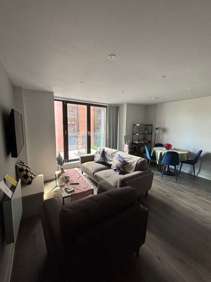 Liverpool - 2 Bed Flat, Crump Street, L1 - To Rent Now for £1,250.00 p/m
