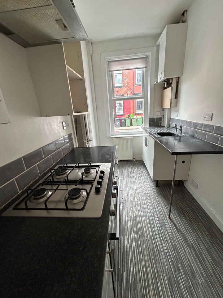 Leeds - 2 Bed Terraced House, East Park Grove, LS9 - To Rent Now for £750.00 p/m