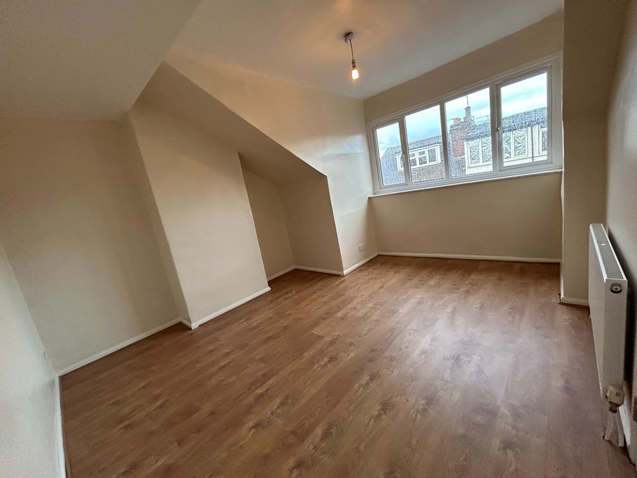 Leeds - 2 Bed Terraced House, East Park Grove, LS9 - To Rent Now for £750.00 p/m
