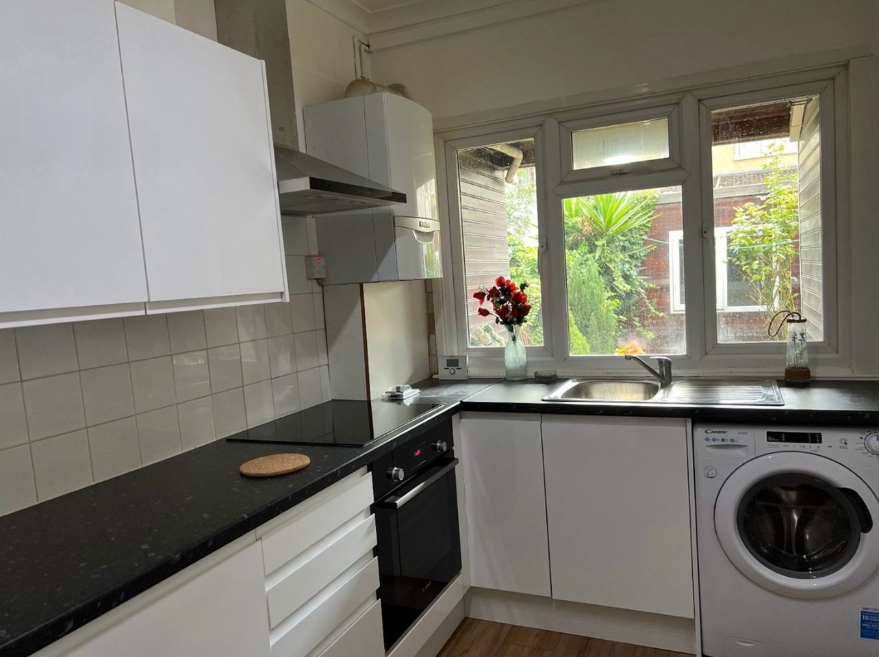 Southall - 2 Bed Flat, Blackmore Avenue, UB1 - To Rent Now for £2,000. ...