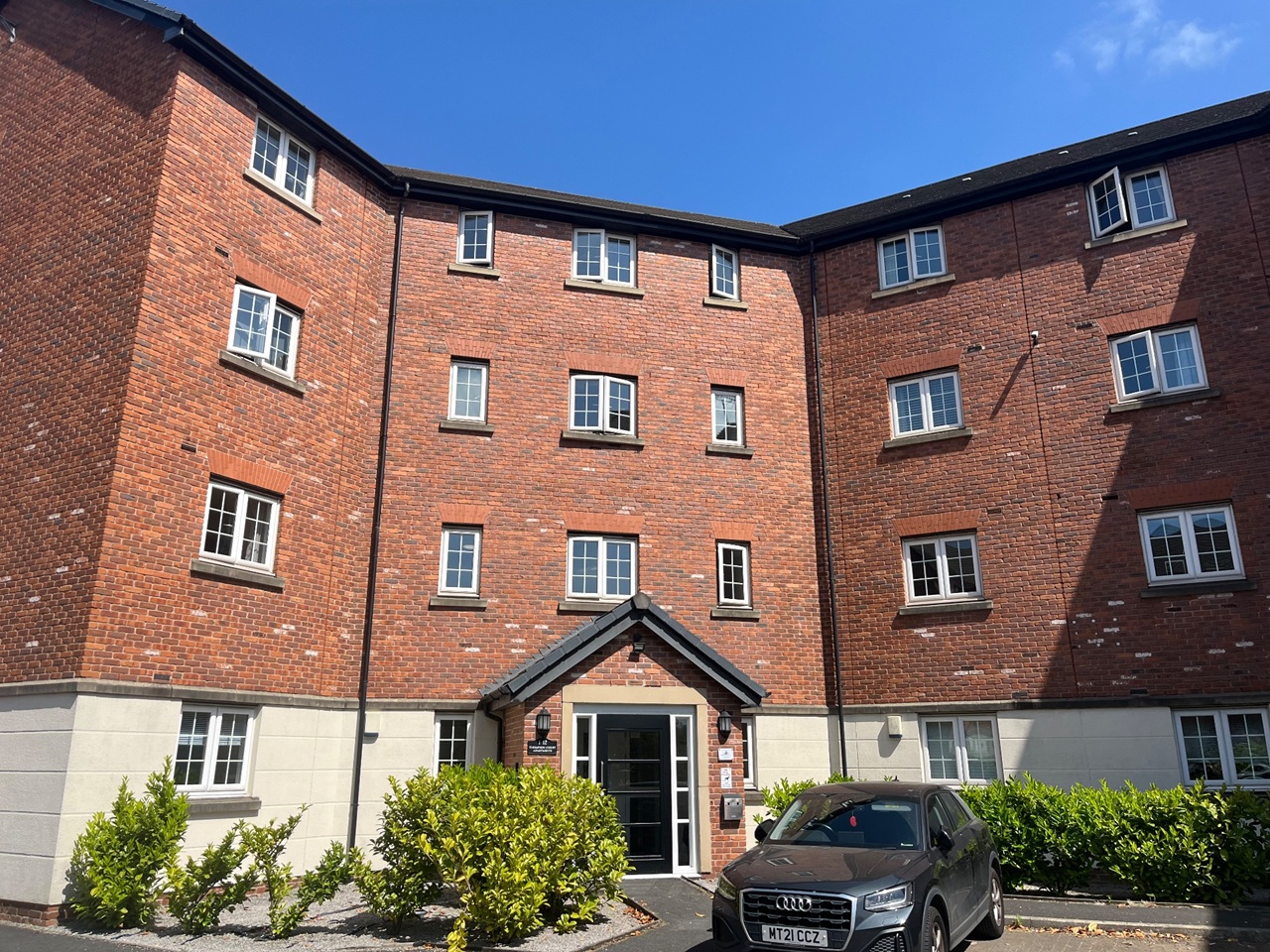 Swinton, Manchester - 2 Bed Flat, Thompson Court, M27 - To Rent Now for ...