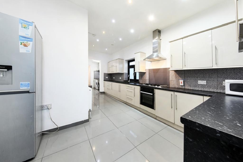 Eastham - 6 Bed Semi-Detached House, Eastham, E6 - To Rent Now for £850 ...