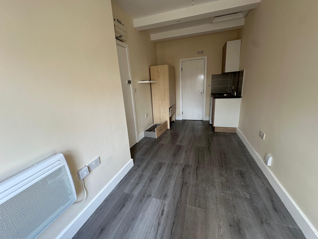 Welling, Barnehurst, Bexley - Studio Flat, Rowan Road, DA7 - To Rent ...