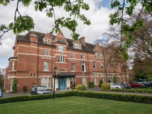 Leamington Spa - 2 Bed Flat, Manor House, CV31 - To Rent Now for £3,000 ...