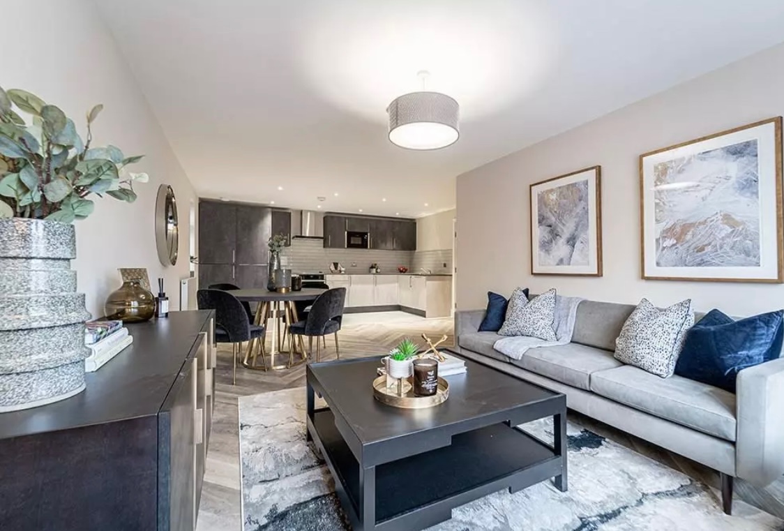 Solihull - 2 Bed Flat, Stratford Road, B90 - To Rent Now for £1,375.00 p/m