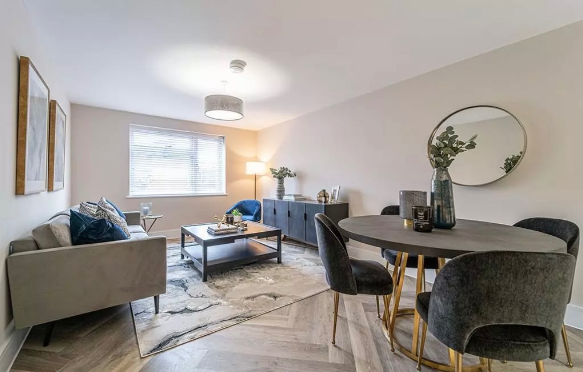 Solihull - 2 Bed Flat, Stratford Road, B90 - To Rent Now for £1,375.00 p/m