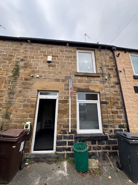 Barnsley - 2 Bed Terraced House, Elm Row, S71 - To Rent Now for £700.00 p/m