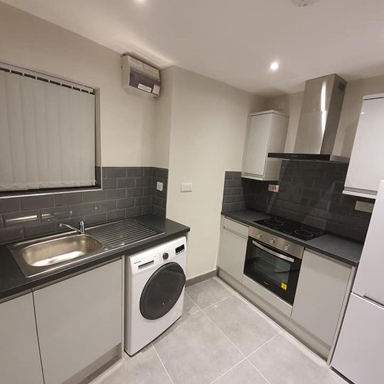 Rotherham - 1 Bed Flat, Henry Court, S65 - To Rent Now for £545.00 p/m