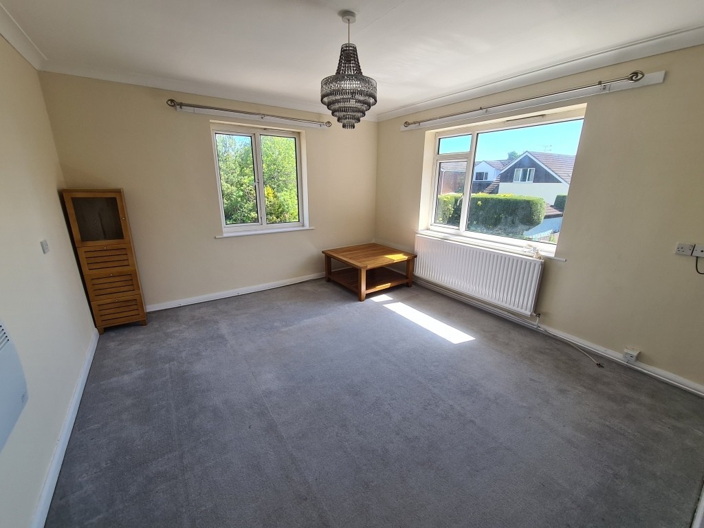 Chester - 2 Bed Flat, Dawpool Close, CH2 - To Rent Now for £895.00 p/m