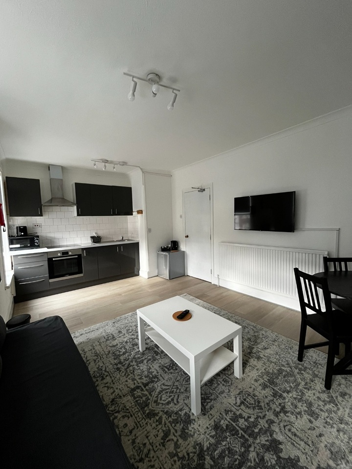 Ilford - 1 Bed Flat, Elmstead Road, IG3 - To Rent Now for £1,450.00 p/m