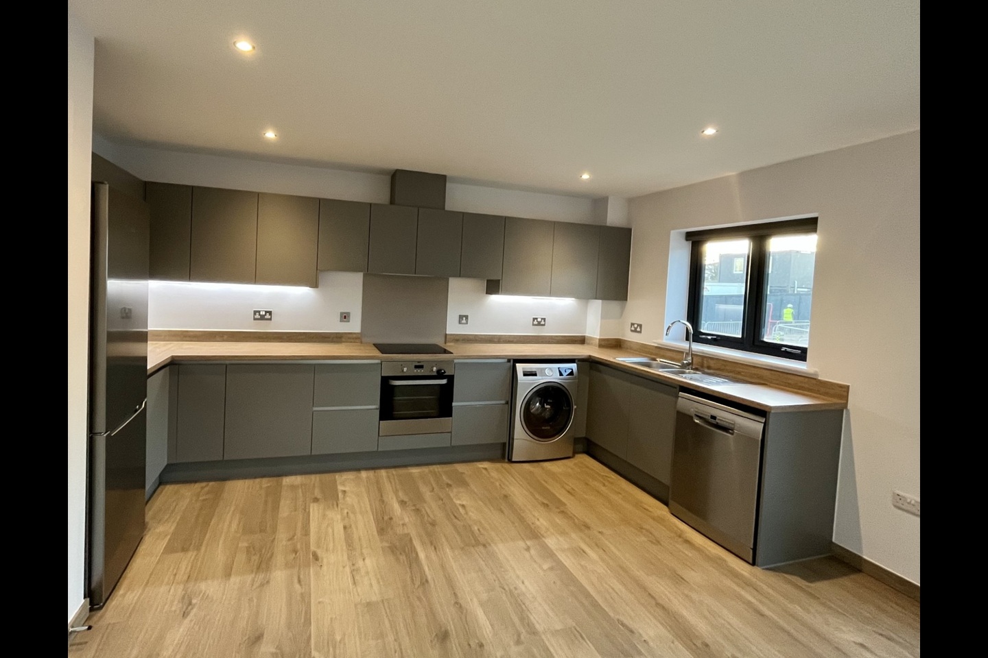 Tithebarn, Exeter - 2 Bed Flat, Principia, EX1 - To Rent Now for £1,220.00 p/m