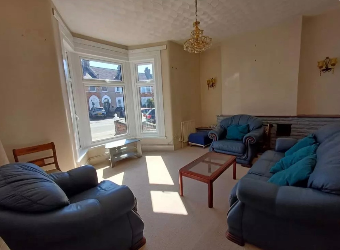 Ilford - Room in a Shared House, Douglas Road, IG3 - To Rent Now for £ ...