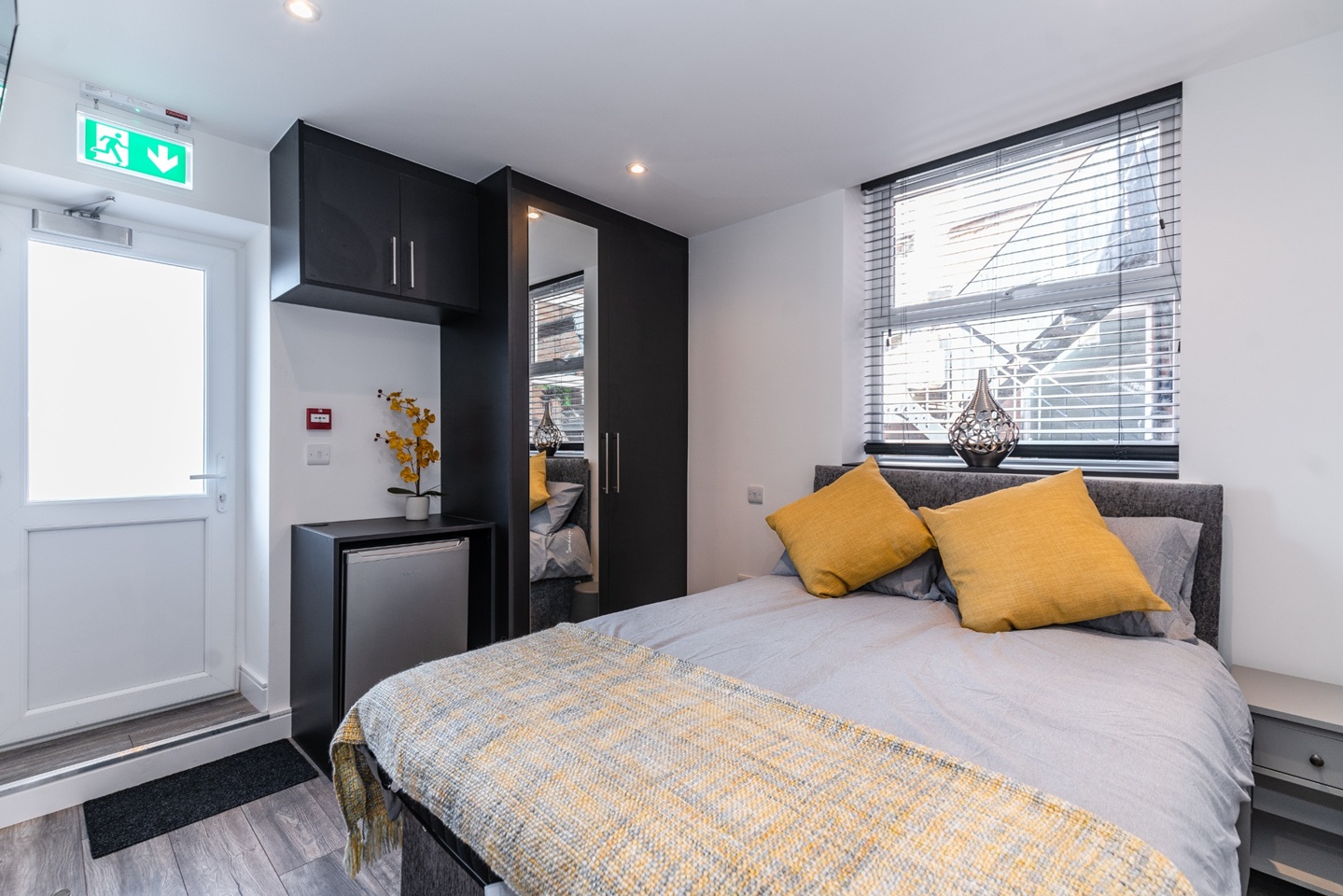 London - Room in a Shared Flat, Parade Mansions, NW4 - To Rent Now for ...