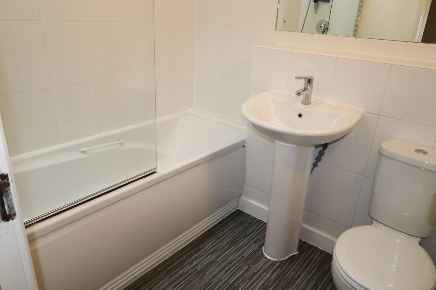 Northampton - 2 Bed Flat, Studio West, NN1 - To Rent Now for £850.00 p/m