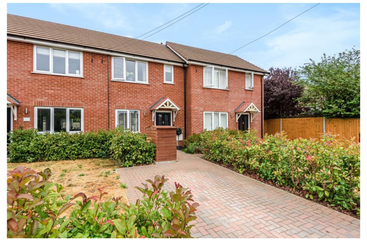 Tongham - 1 Bed Terraced House, Poyle Road, GU10 - To Rent Now for £ ...