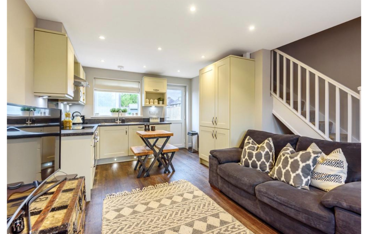 Tongham - 1 Bed Terraced House, Poyle Road, GU10 - To Rent Now for £ ...