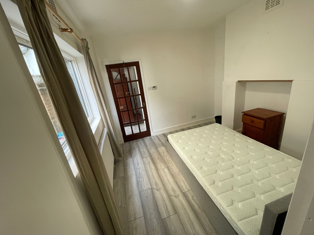 London - Studio Flat, Church Road, SE19 - To Rent Now for £1,225.00 p/m