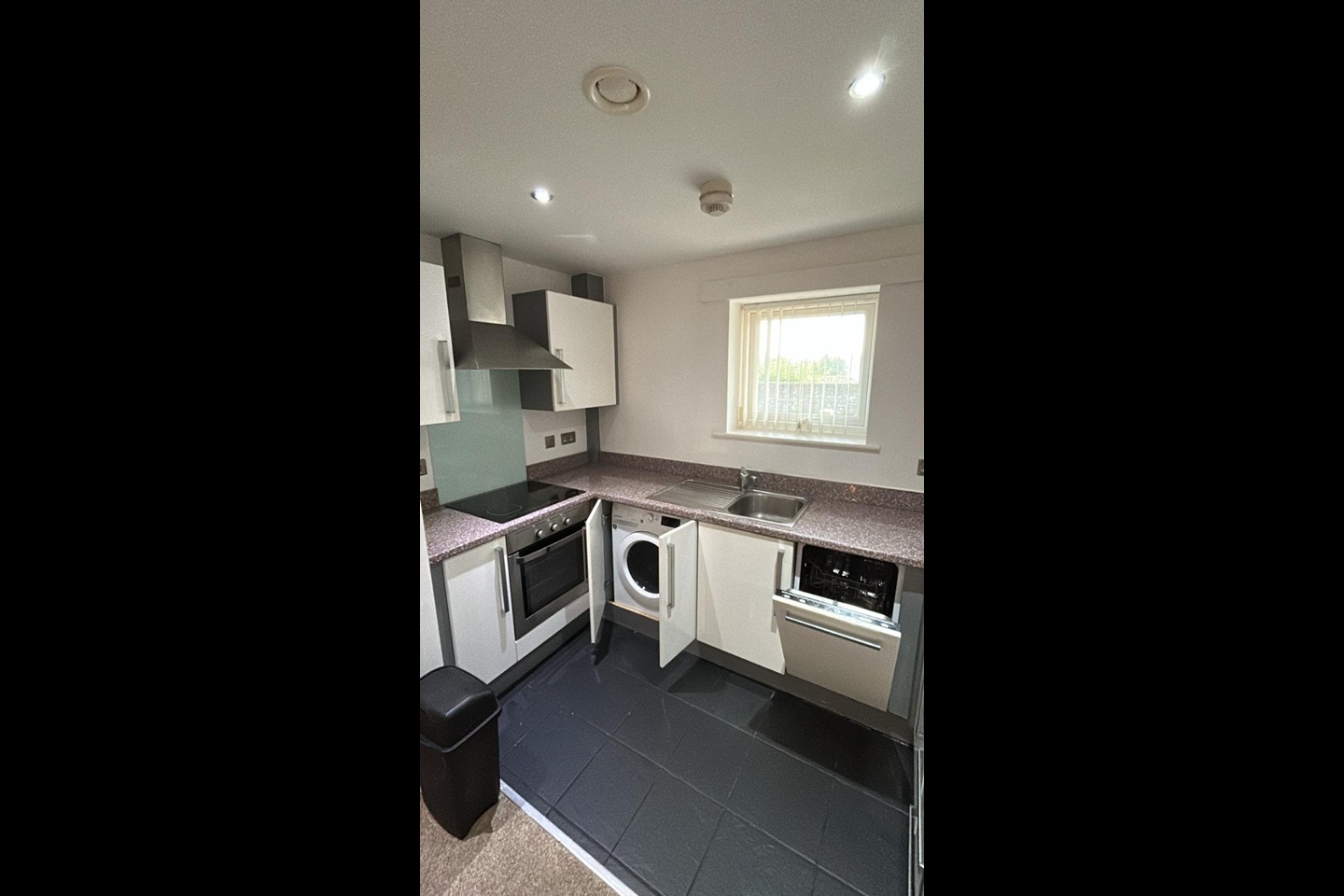 Liverpool - 1 Bed Flat, Park Lane, L1 - To Rent Now for £850.00 p/m