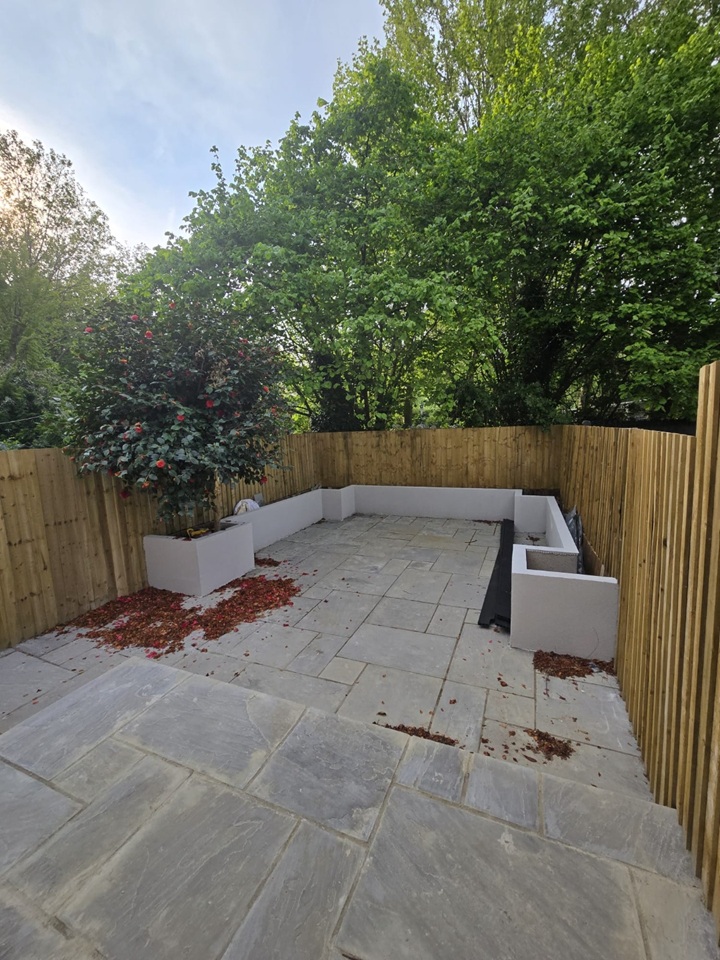 London - Studio Flat, Elverson Road, SE8 - To Rent Now for £1,400.00 p/m