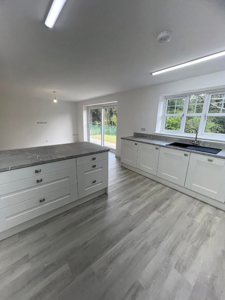 Cheslyn Hay - 3 Bed Bungalow, Low Street, WS6 - To Rent Now for £1,450. ...