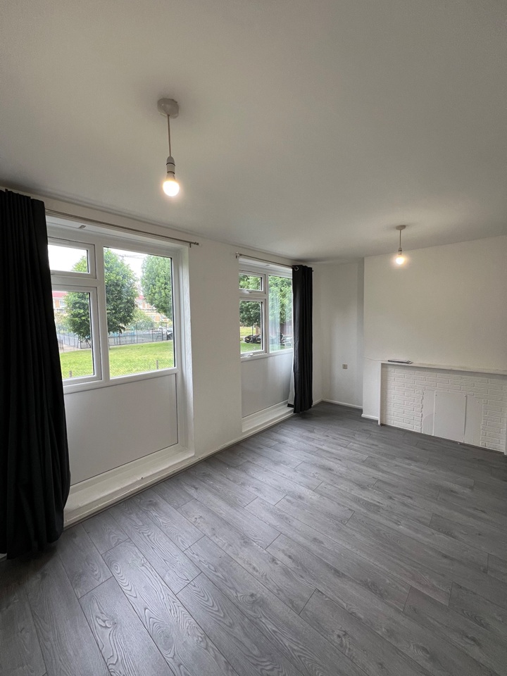 London - Studio Flat, Devons Road, E3 - To Rent Now for £1,200.00 p/m