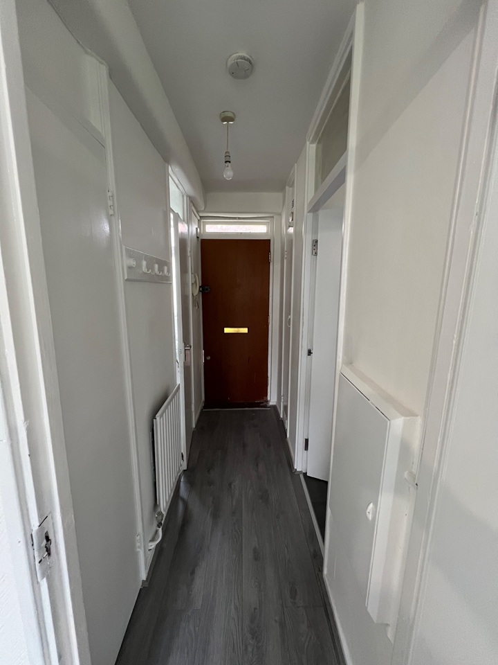 London - Studio Flat, Devons Road, E3 - To Rent Now for £1,200.00 p/m