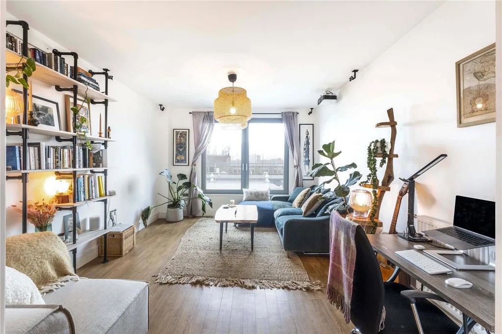 London - 2 Bed Penthouse, Ashwin Street, E8 - To Rent Now for £2,995.00 p/m