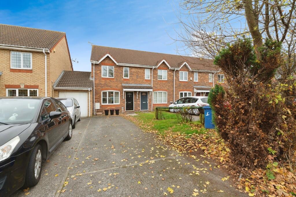 Grays - 2 Bed Terraced House, St. Leonards Close, RM17 - To Rent Now ...