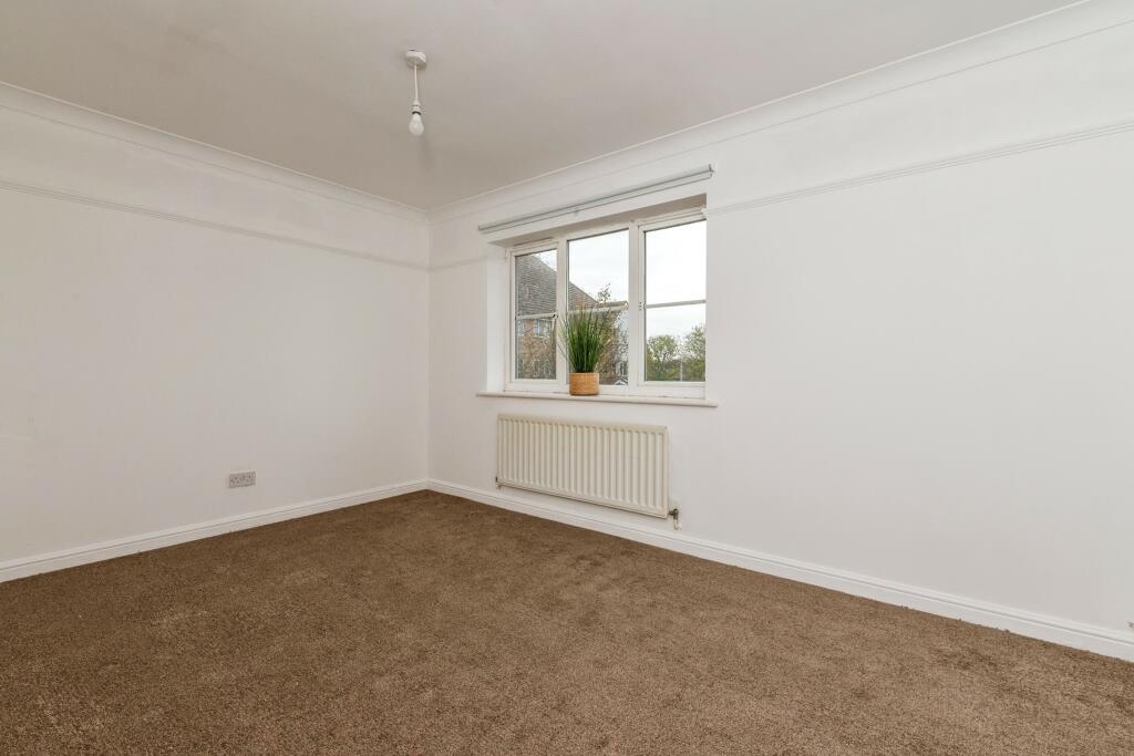 Grays - 2 Bed Terraced House, St. Leonards Close, RM17 - To Rent Now ...