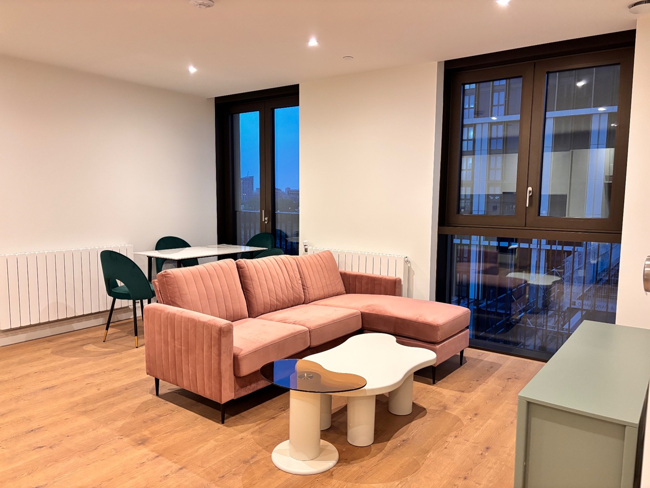 London - 1 Bed Flat, Menara Point, E16 - To Rent Now for £2,000.00 p/m