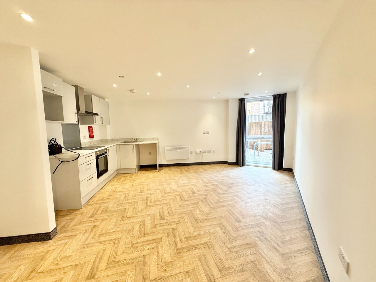 Leicester - 2 Bed Flat, Fleet Court, LE1 - To Rent Now for £895.00 p/m